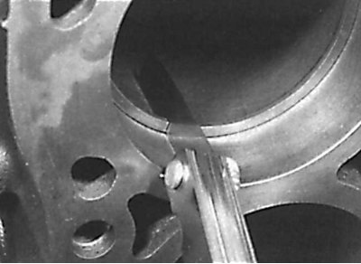 Installing piston rings (Mercedes-Benz W124 1984-1995: Power unit ...