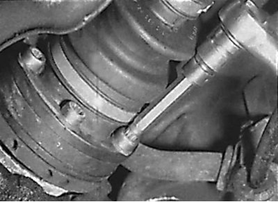 Drive shafts — removal and installation (Mercedes-Benz W124 1984-1995 ...